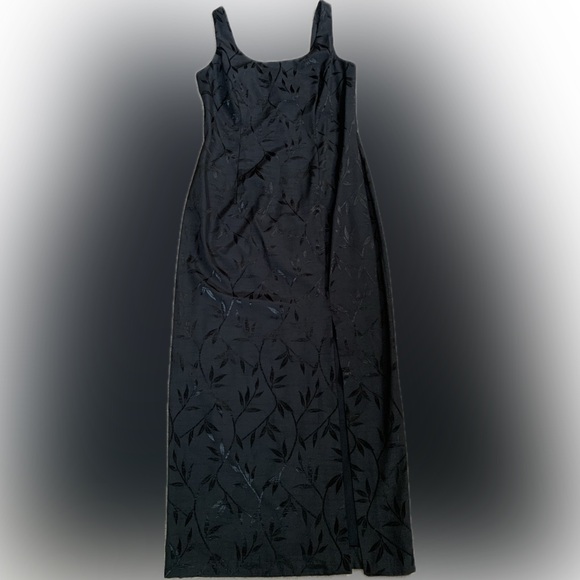 Jr Nites | Dresses | Jr Nites Black Dress With Subtle Shiny Floral ...